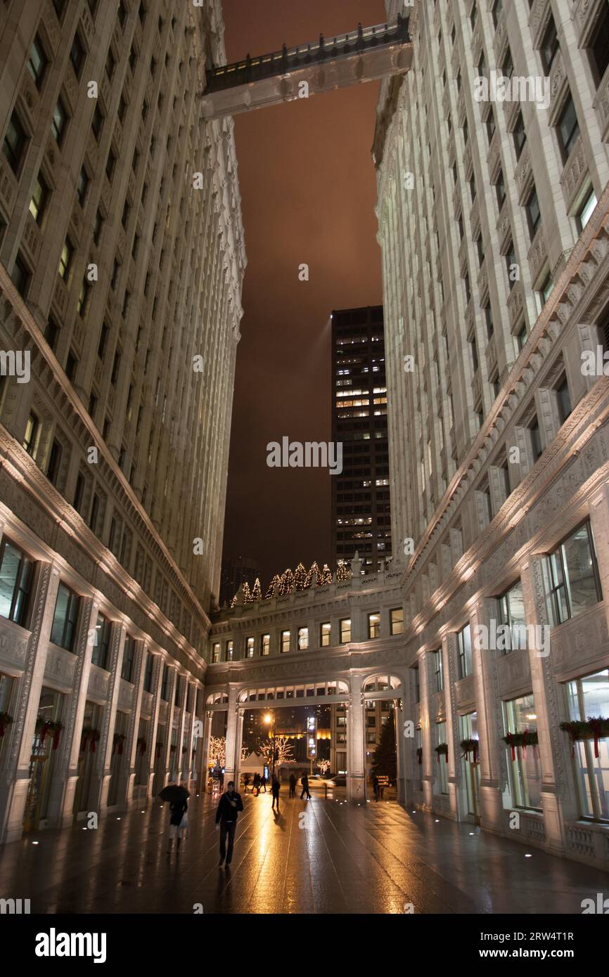 Light attire hi-res stock photography and images - Alamy