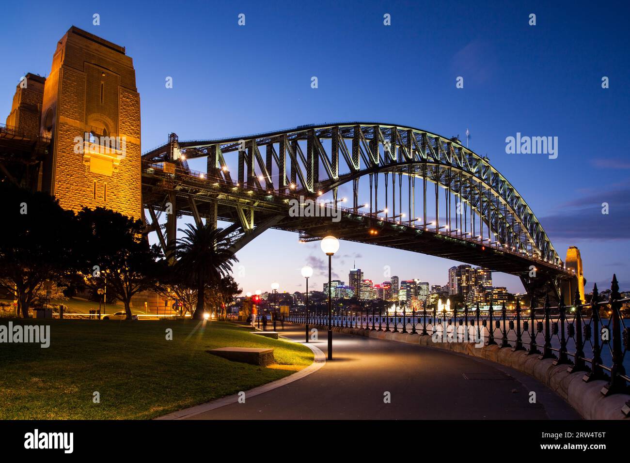 12 arch bridge hi-res stock photography and images - Alamy