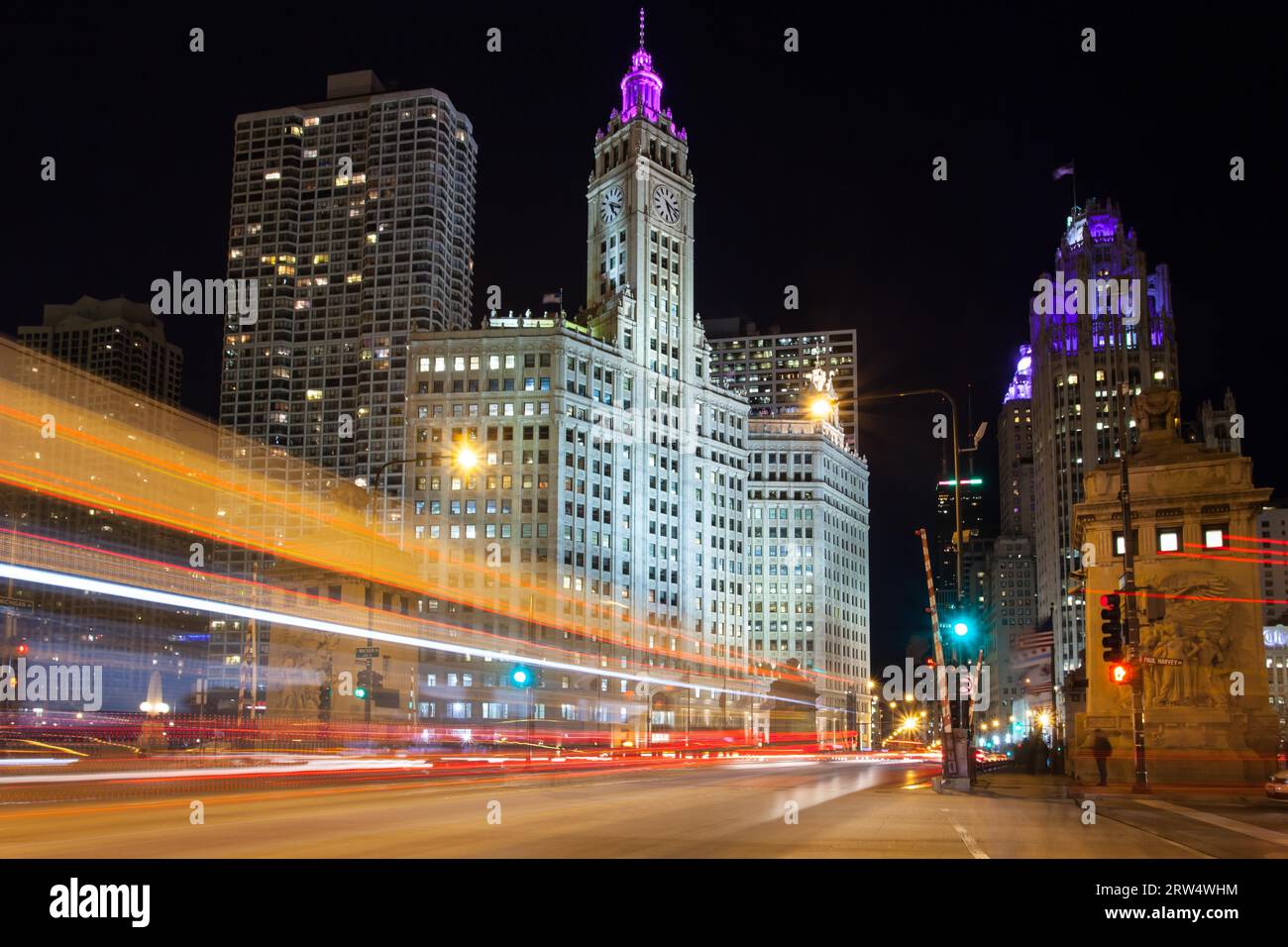 Chicago, USA, November 20th 2013: Chicago River at Dusk from the ...