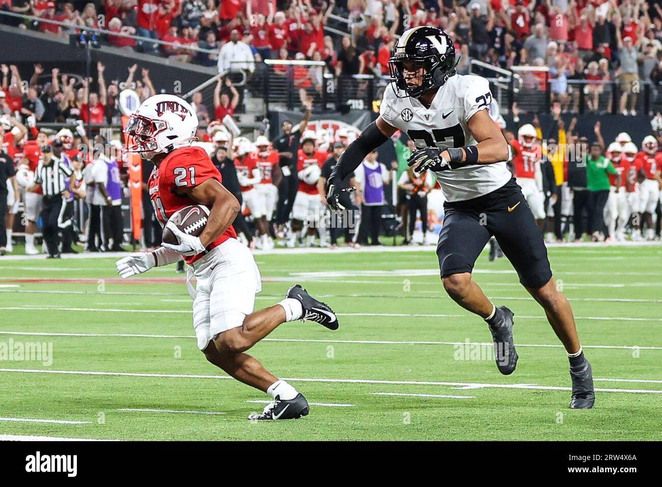 September 16, 2023: UNLV Rebels wide receiver Jacob De Jesus (21 ...