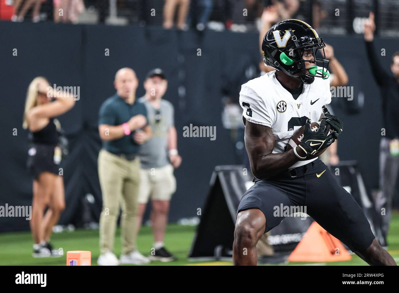 Christopher skinner hi-res stock photography and images - Alamy