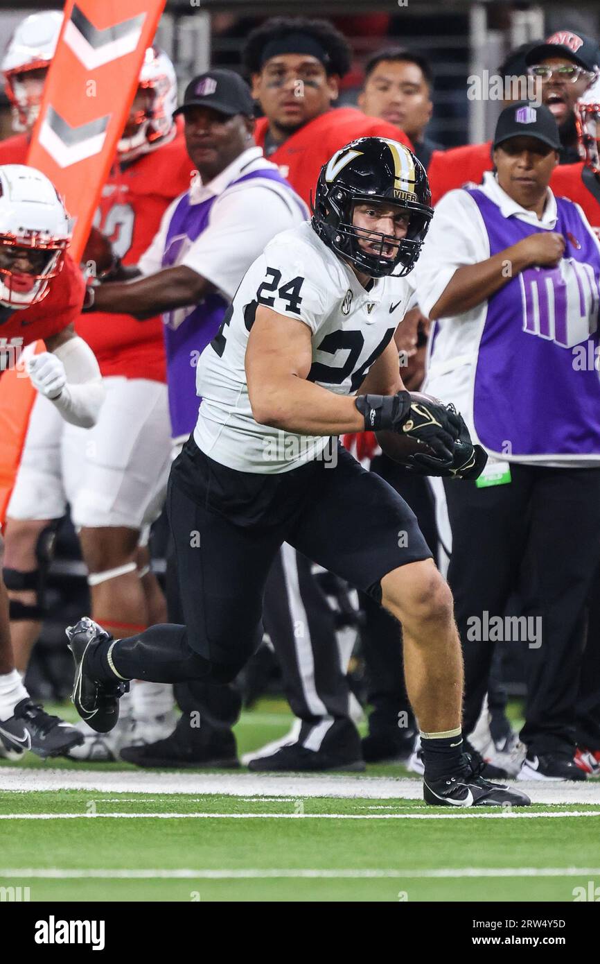 Las Vegas, NV, USA. 16th Sep, 2023. Vanderbilt Commodores linebacker ...