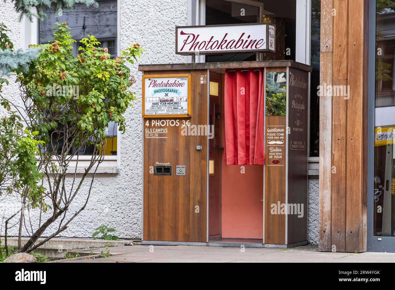 Photo booth, self-portrait, Kastanienallee, Prenzlauer Berg in Berlin ...