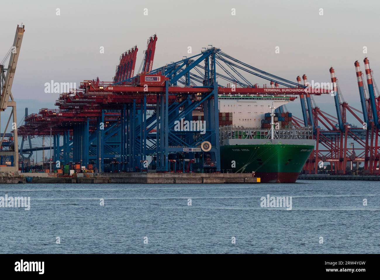 Ever aria hi-res stock photography and images - Alamy