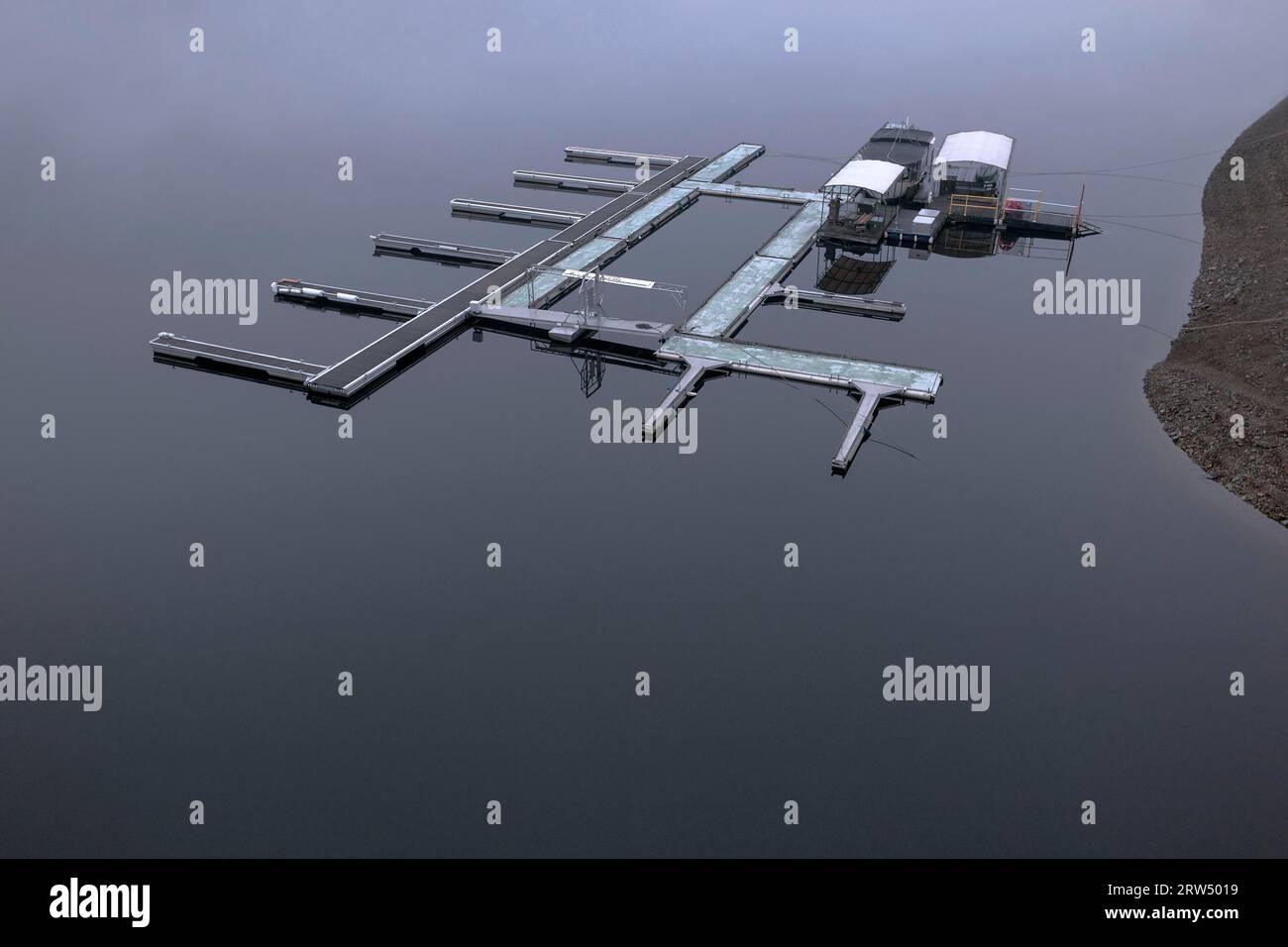 The Bleilochtalsperre is a dam in Thuringia that impounds the Saale. It ...