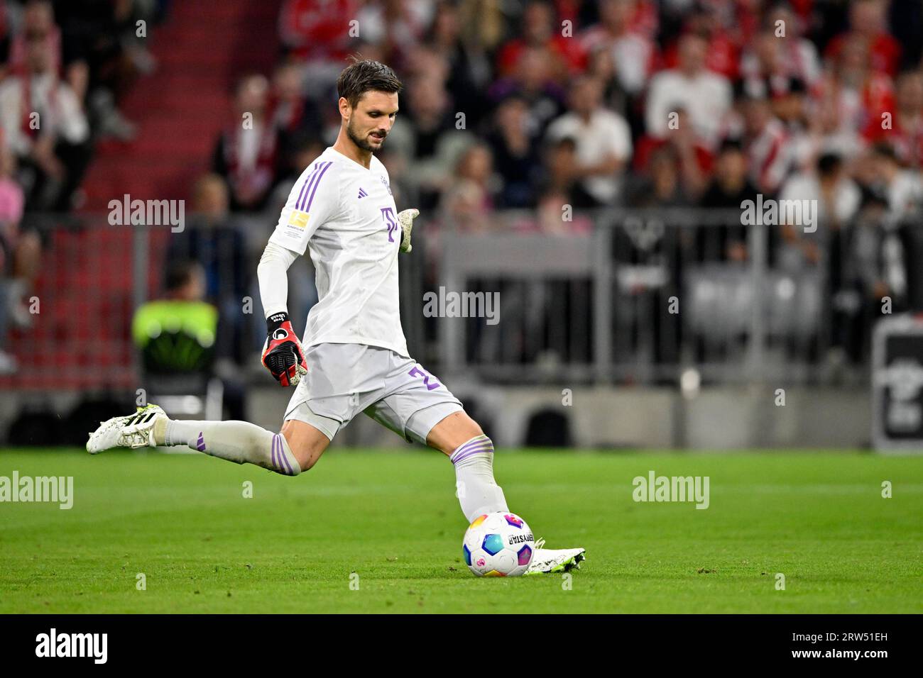 Goalkeeper Sven Ulreich FC Bayern Munich FCB at the kick, action ...
