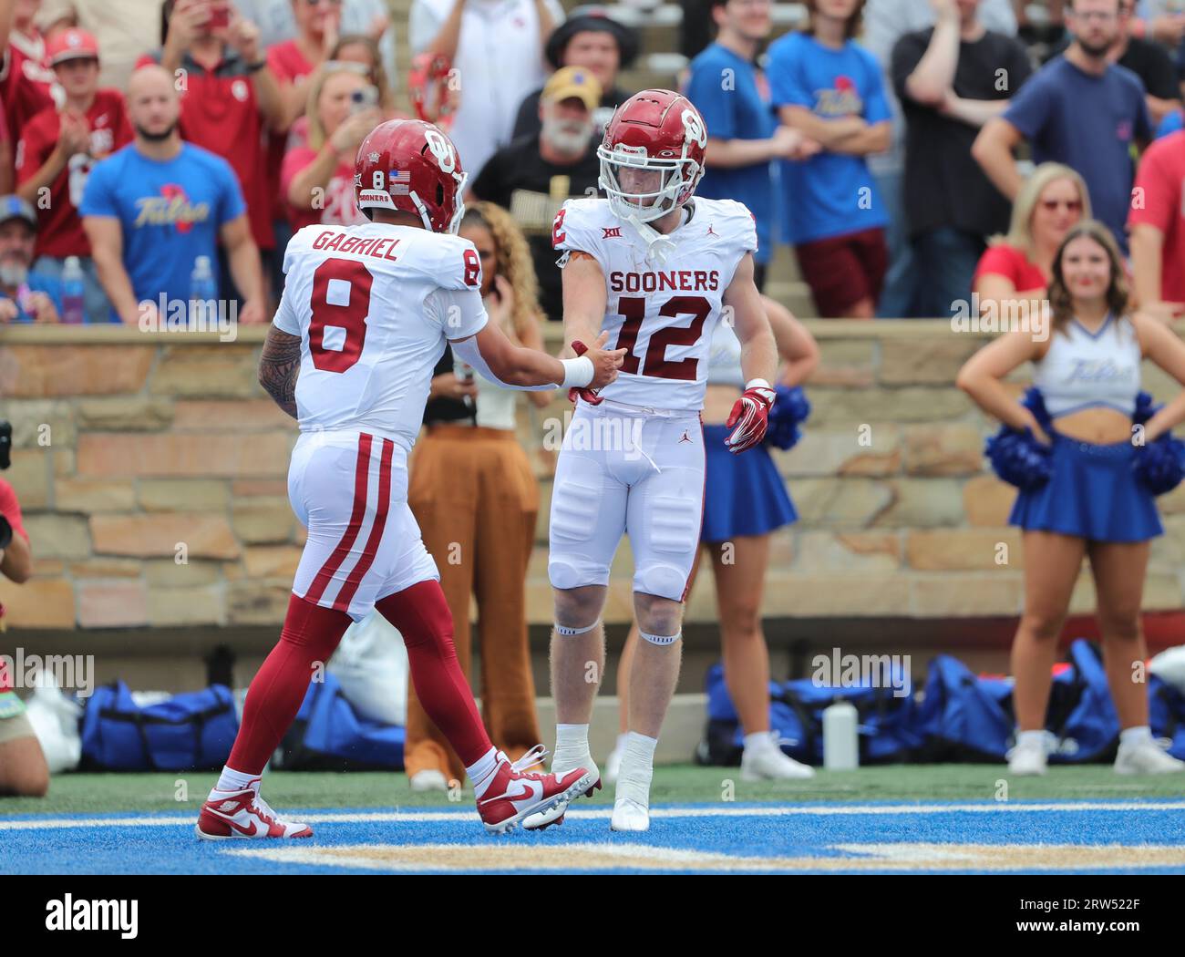 Dillon gabriel drake stoops hi-res stock photography and images - Alamy