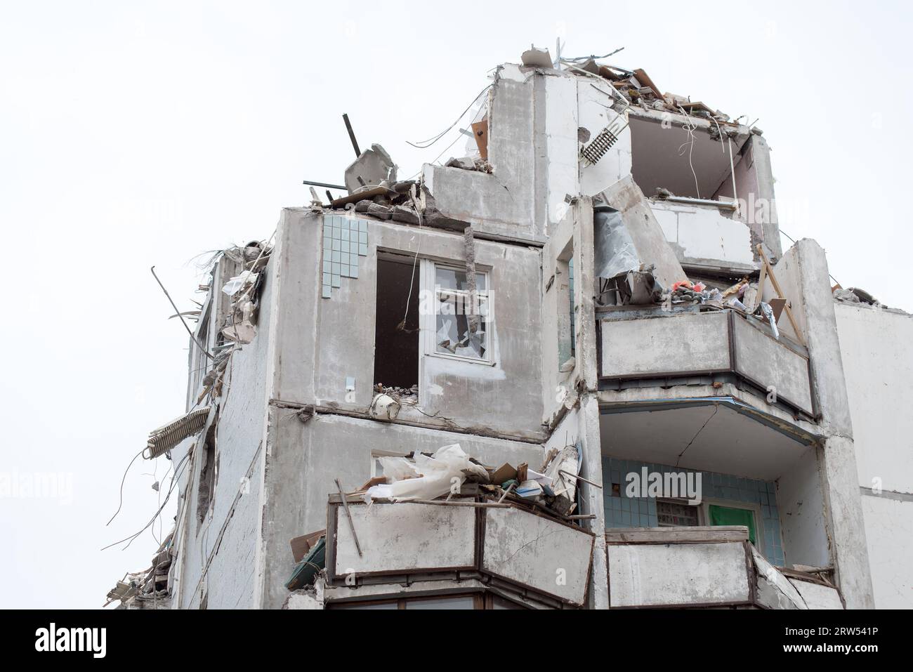 Partially destroyed building Stock Photo - Alamy