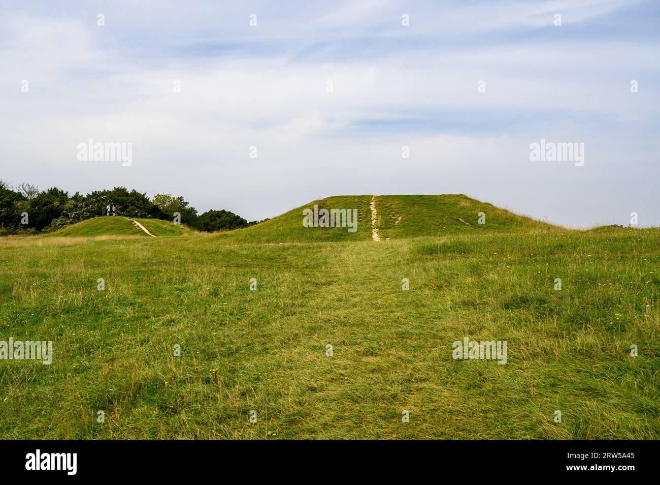 Burial mound england hi-res stock photography and images - Alamy