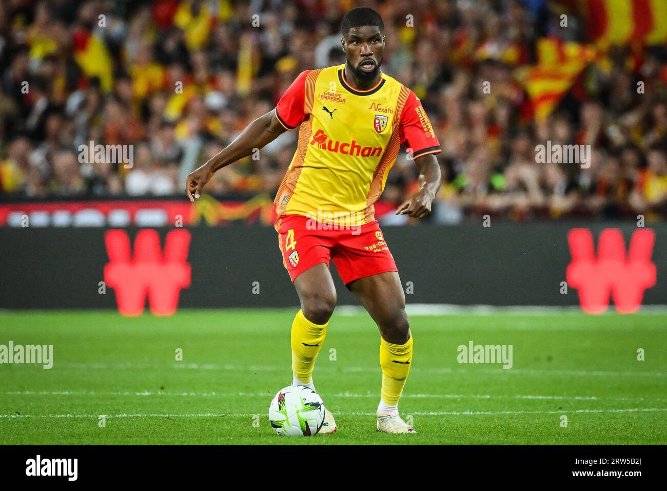Kevin danso lens fc hi-res stock photography and images - Alamy