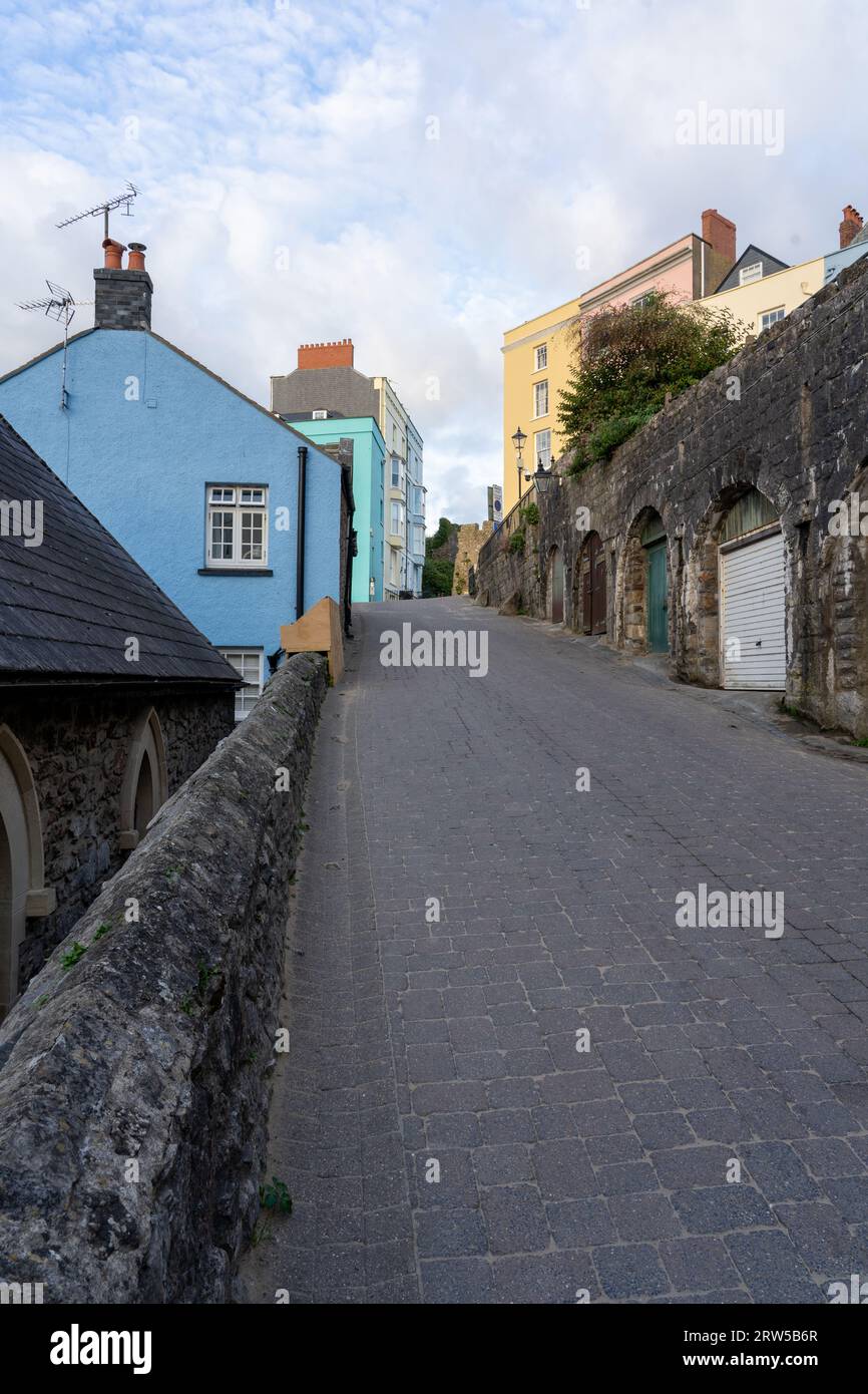 Harbour side street hi-res stock photography and images - Alamy