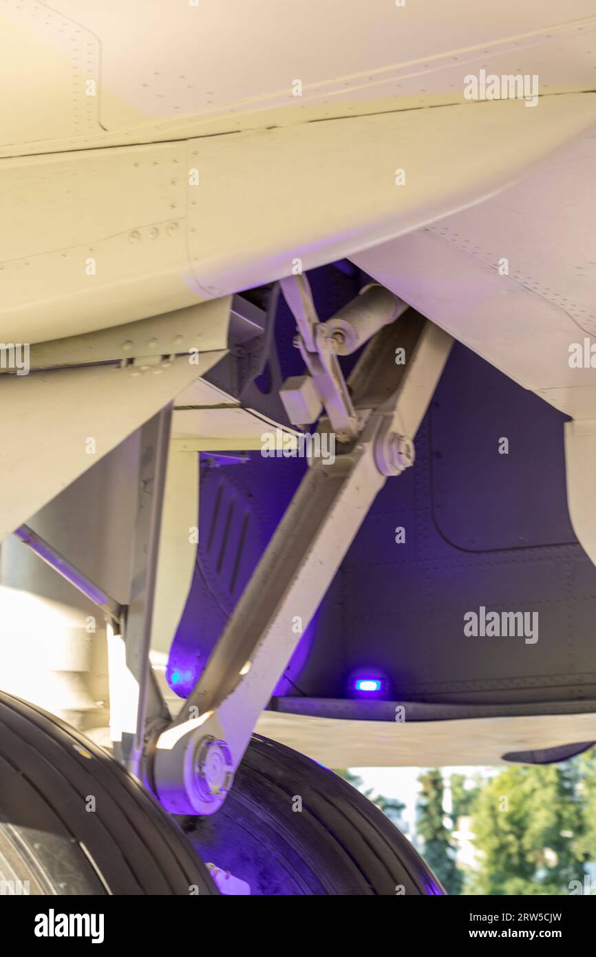 Close up shot of the chassis of the civil plane Stock Photo - Alamy