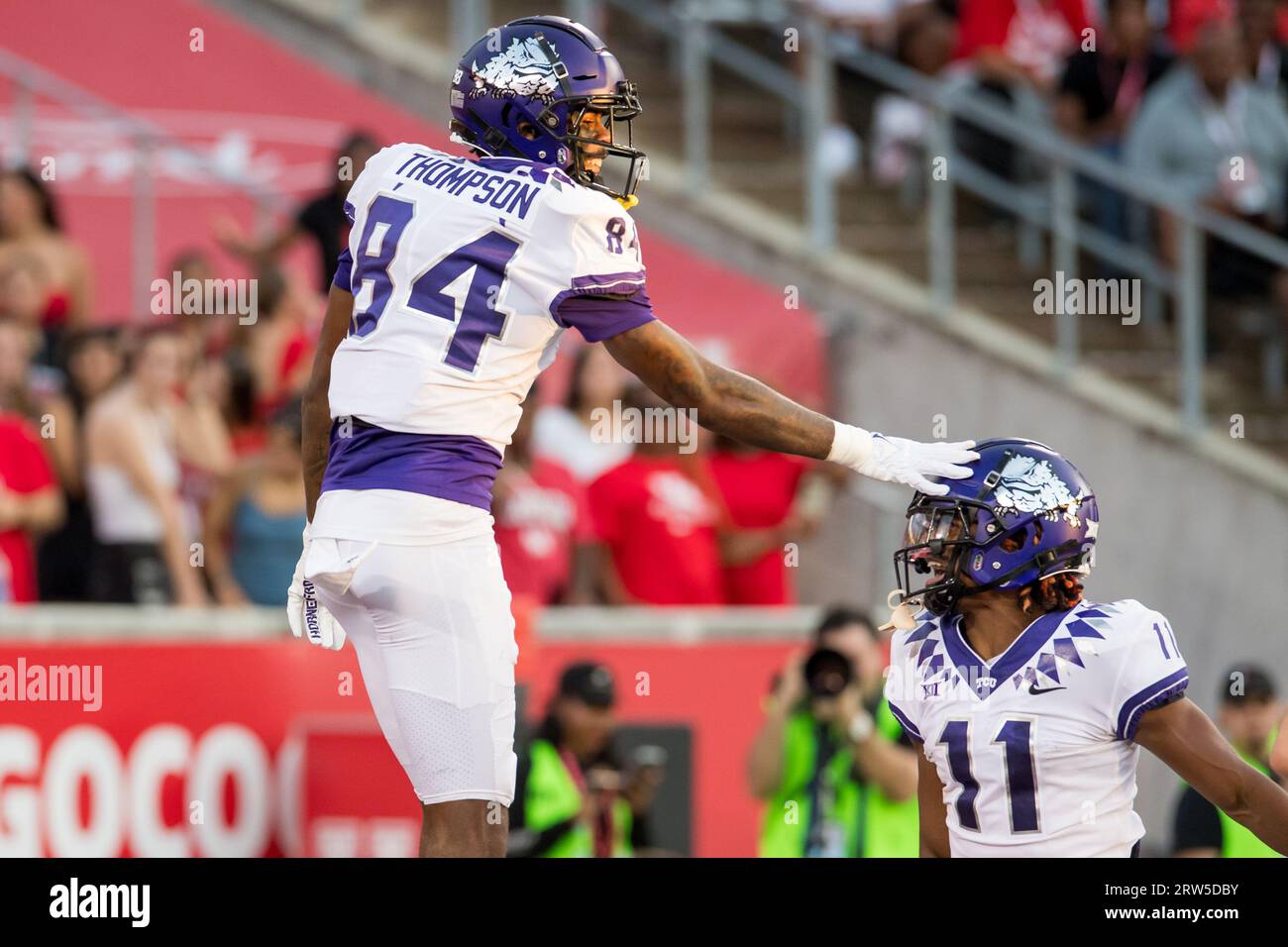 Jojo earle hi-res stock photography and images - Alamy