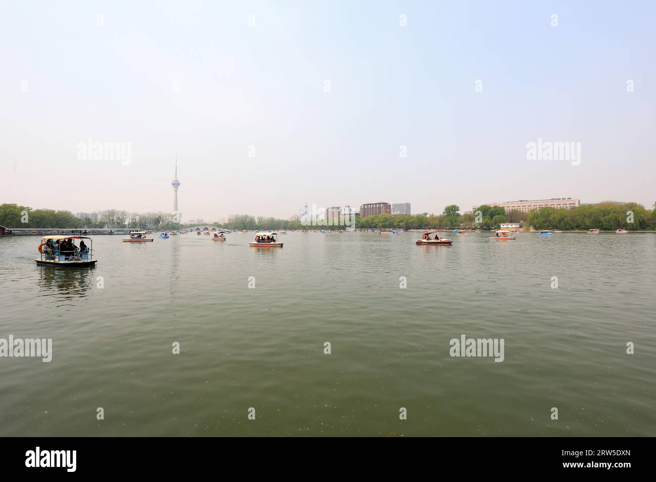 Spring scenery yuyuantan park hi-res stock photography and images - Alamy