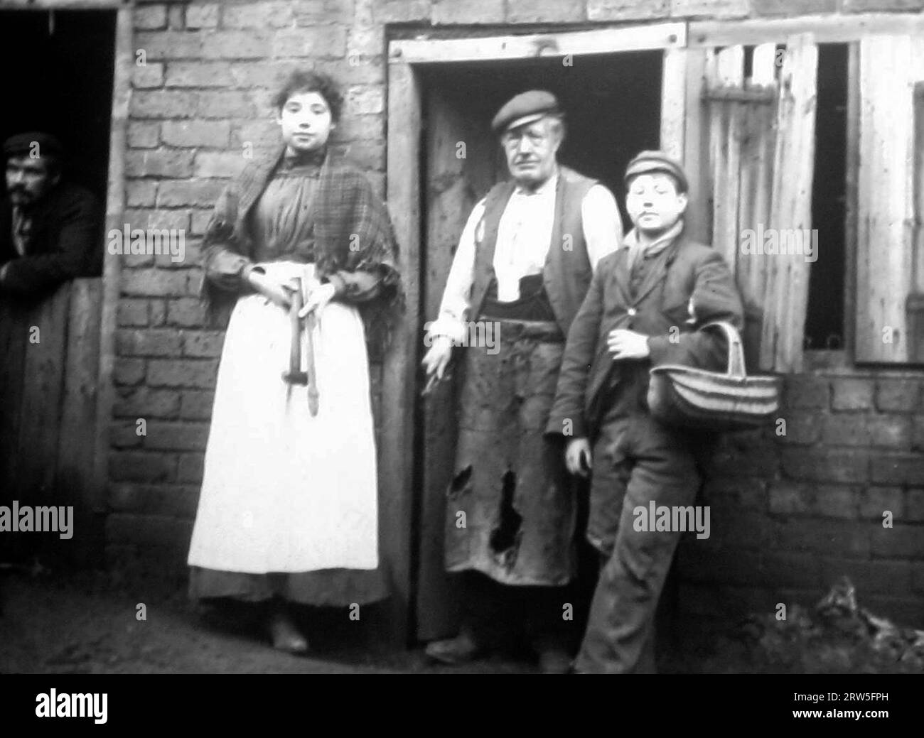 Chainmakers, Cradley heath, Birmingham, Victorian period Stock Photo ...