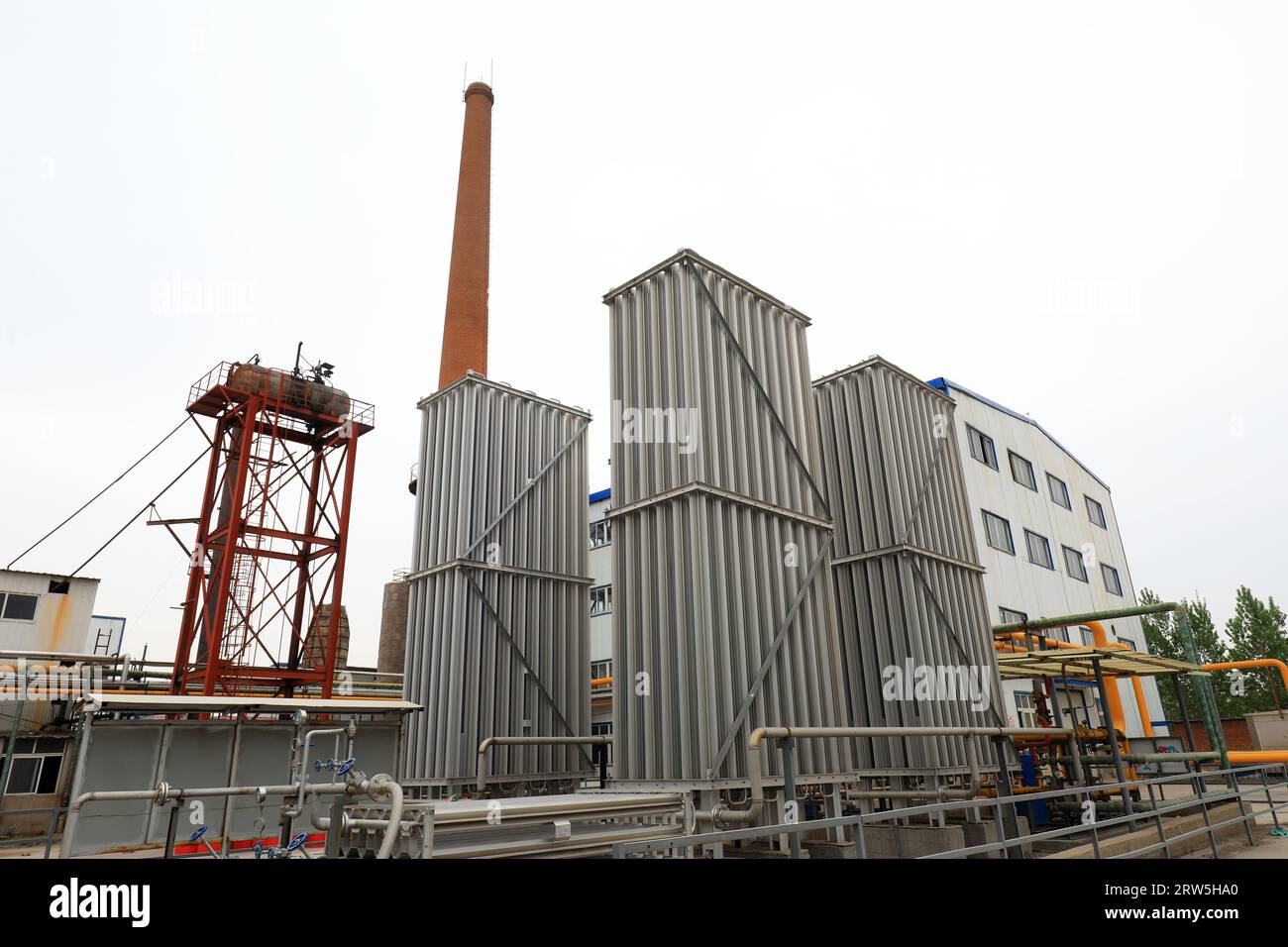 Refinery area hi-res stock photography and images - Alamy