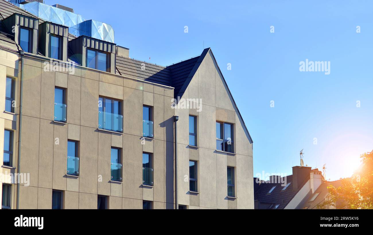 A modern tenement house in the city Stock Photo - Alamy