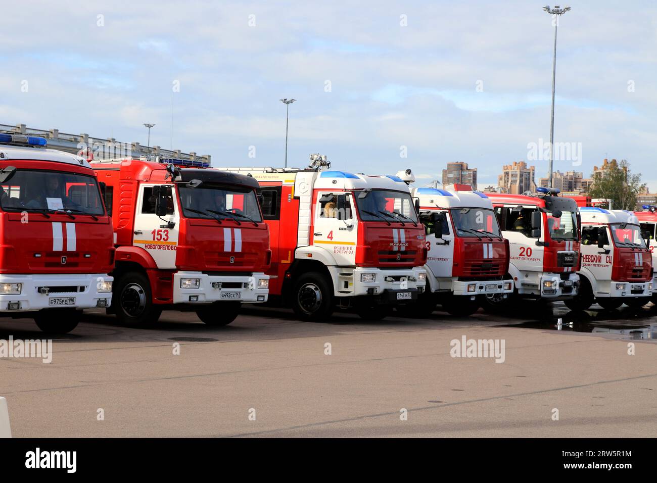 High speed maneuvering competition hi-res stock photography and images ...