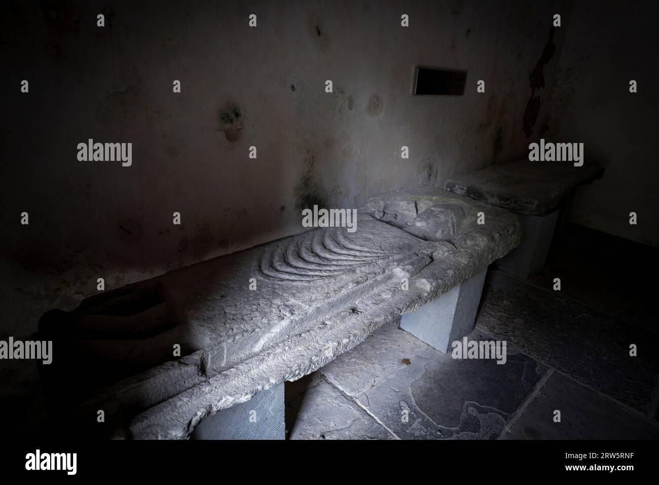 medieval tomb effigie, Kilfenora Medieval Cathedral (Saint ...