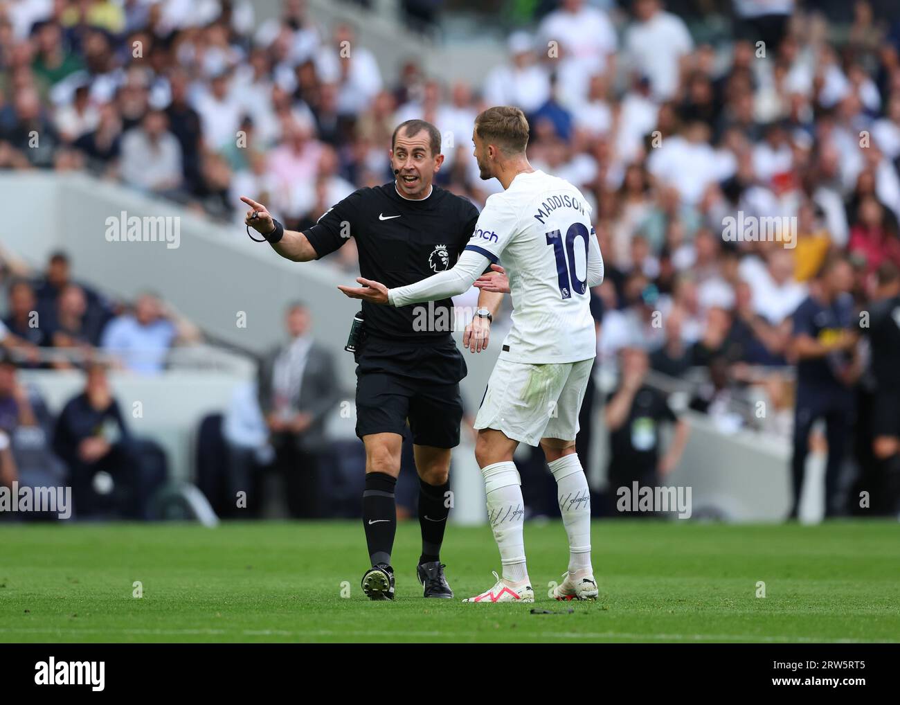Referee peter bankes for hi-res stock photography and images - Alamy