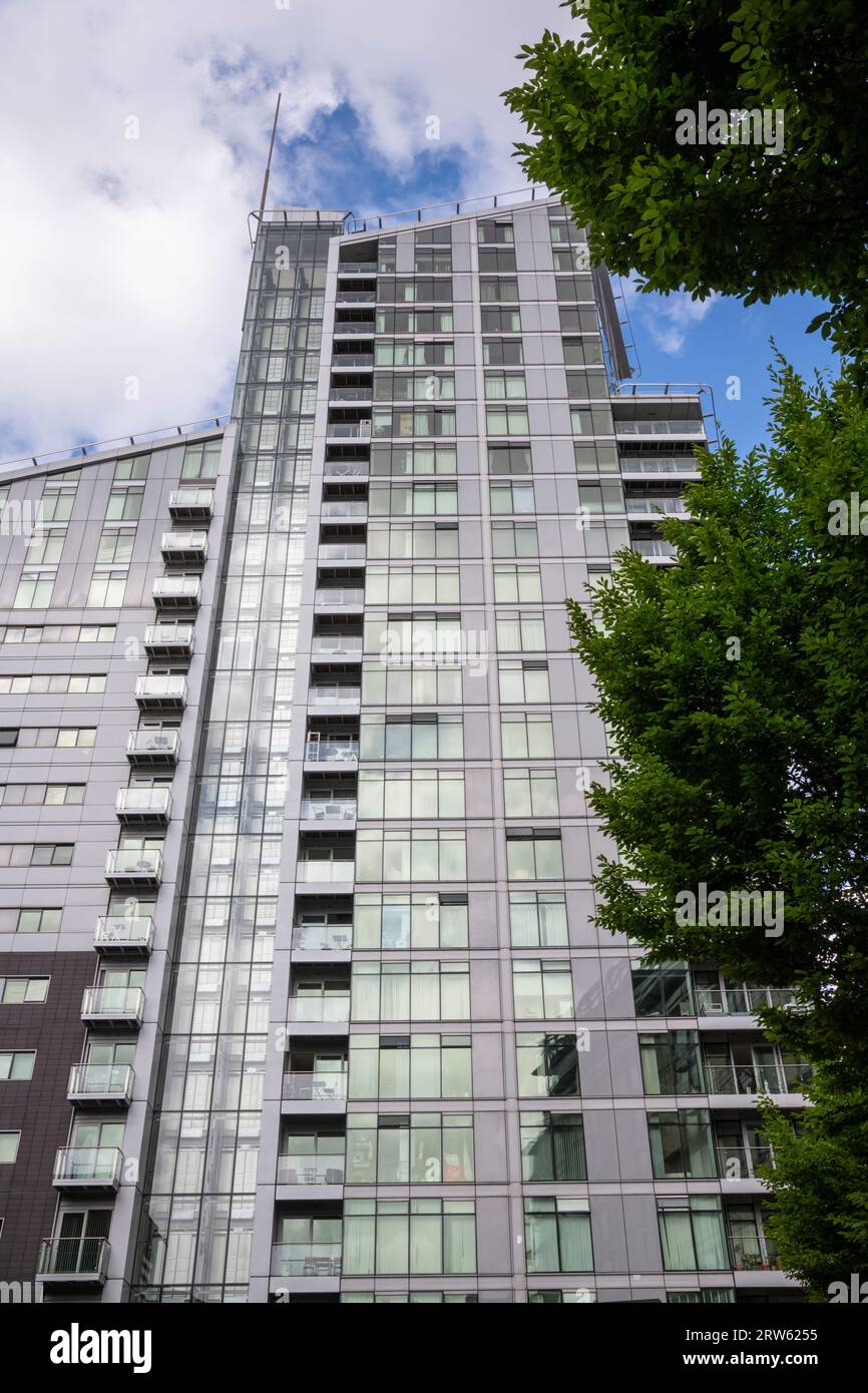 Modern manchester building hi-res stock photography and images - Alamy