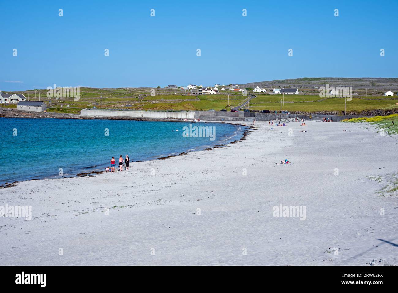 Fabulous, safe, clean Kilmurvey beach with a blue flag of the Inis Mor ...