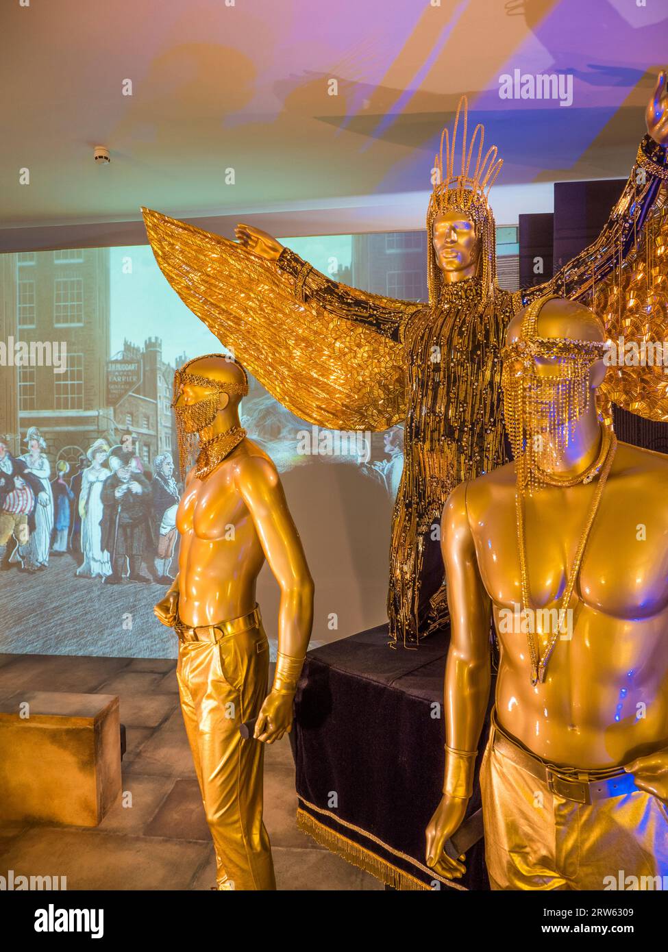 Fashion exhibition london hi-res stock photography and images - Alamy