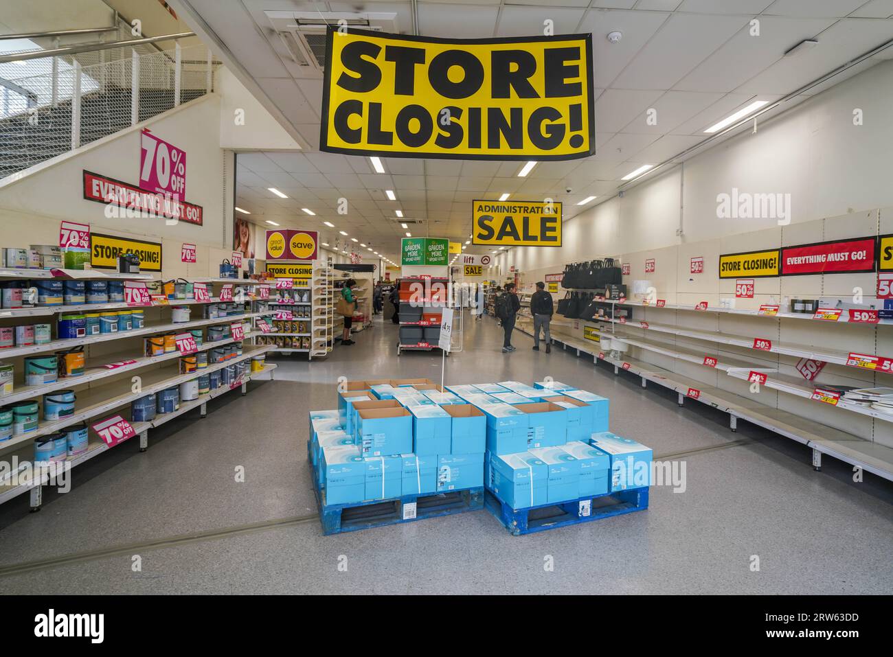 Wilko shelves hi-res stock photography and images - Alamy