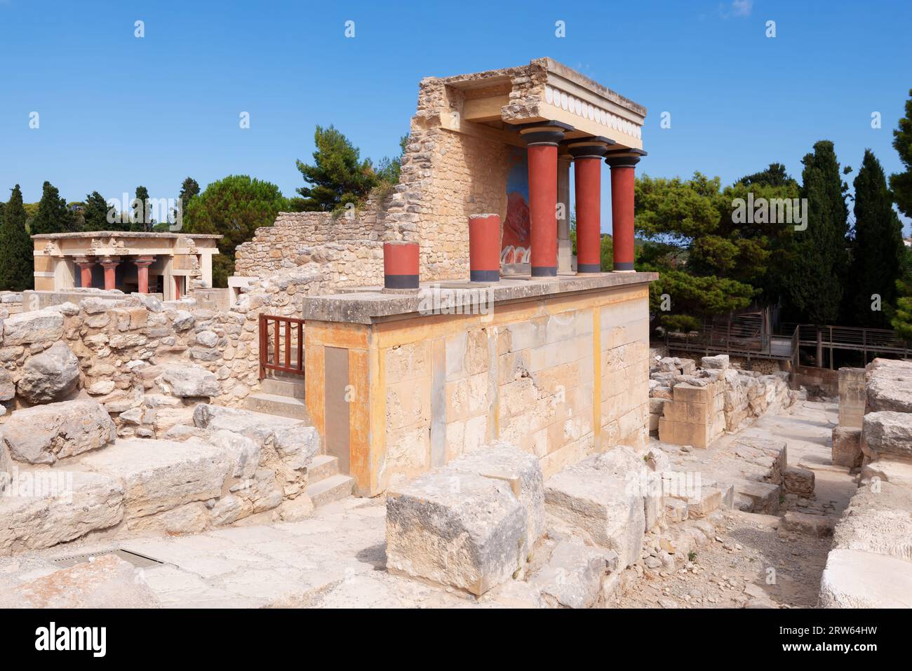 North Entrance, Propylaeum, to the ancient King Minos Minoan Palace of ...
