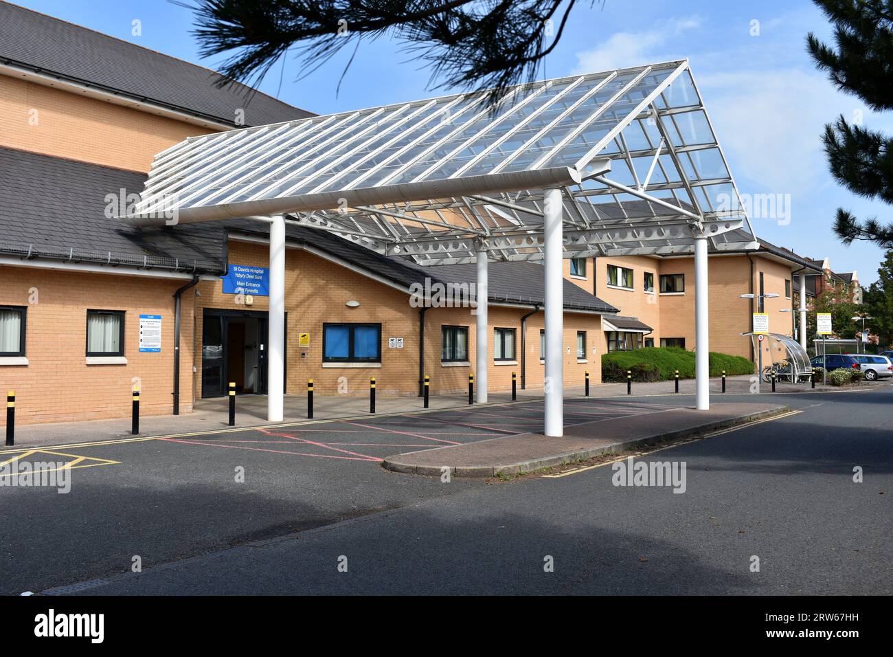 Entrance to St David's Hospital, Canton, Cardiff, Wales Stock Photo - Alamy