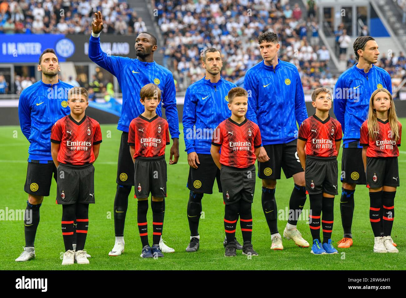 Milano, Italy. 16th Sep, 2023. The players of Inter line up for the ...