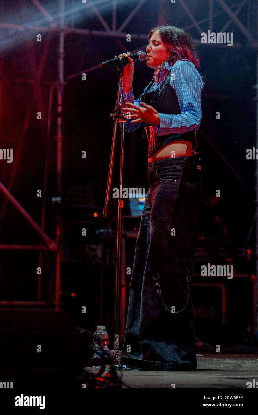 Chiamamifaro entertainment hi-res stock photography and images - Alamy