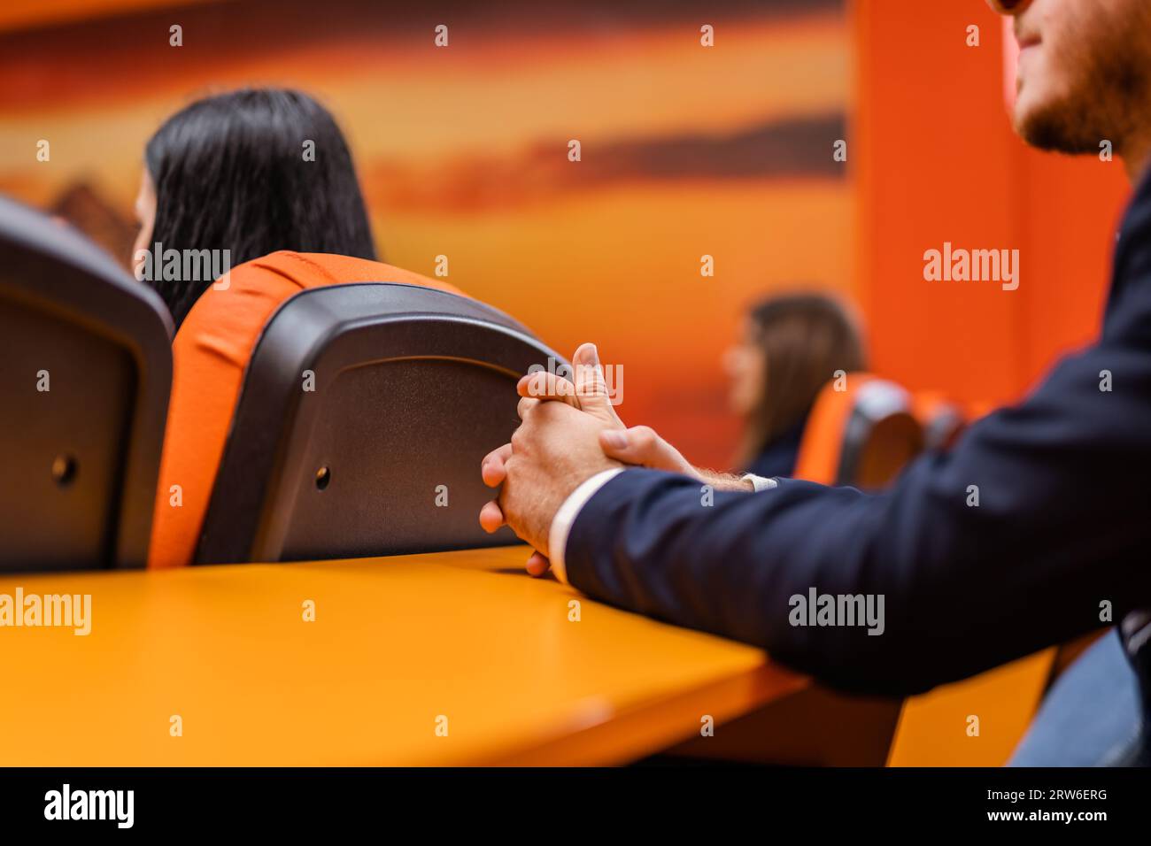 Paying attention classroom hi-res stock photography and images - Alamy