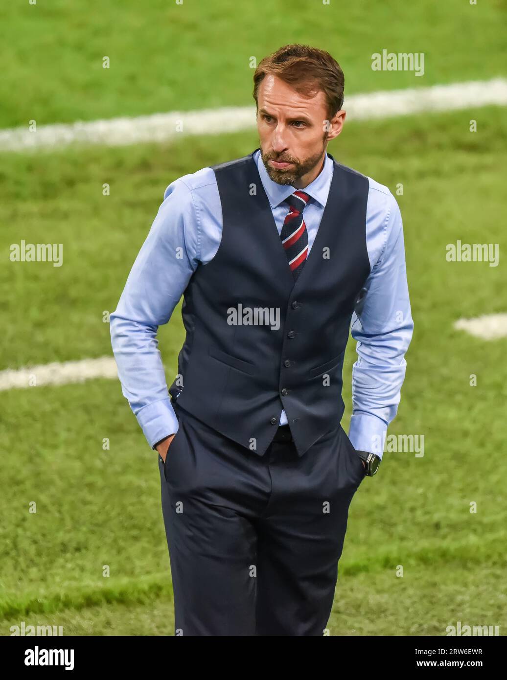 Gareth southgate coach hi-res stock photography and images - Alamy