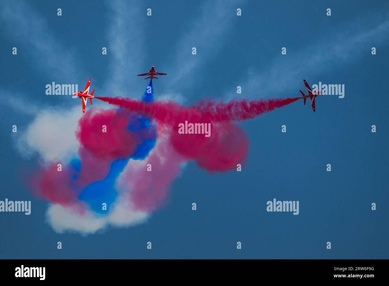 The Red Arrows perform a delayed aerobatic display - The Duxford Battle ...
