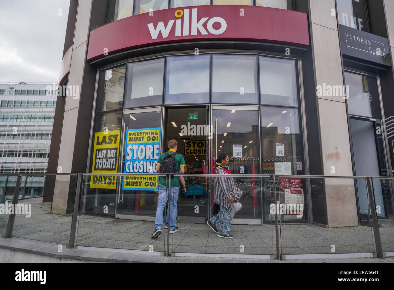 Wimbledon London UK. 17 September 2023 . “Everything Must Go” and store ...