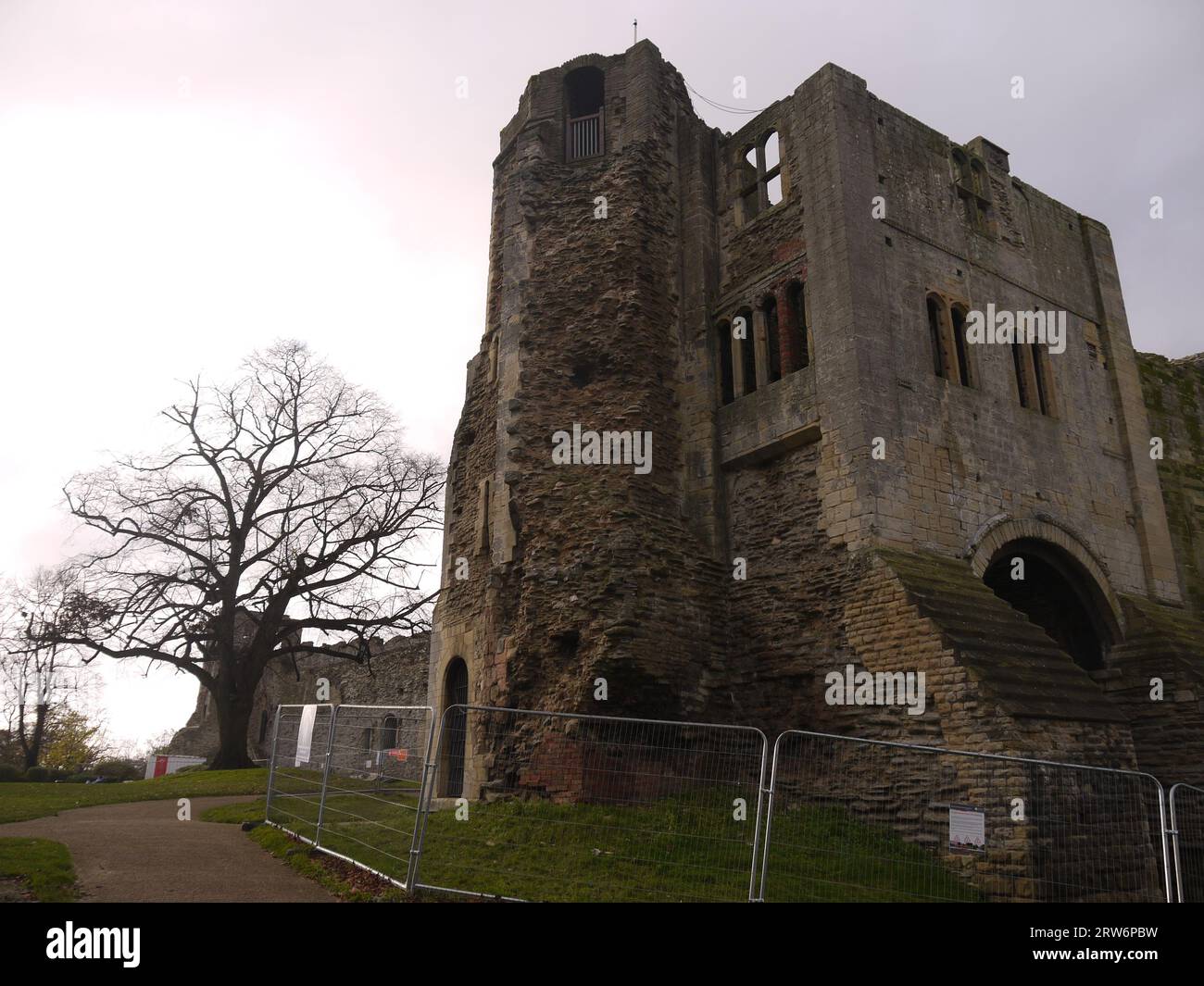 Newark castle restoration hi-res stock photography and images - Alamy