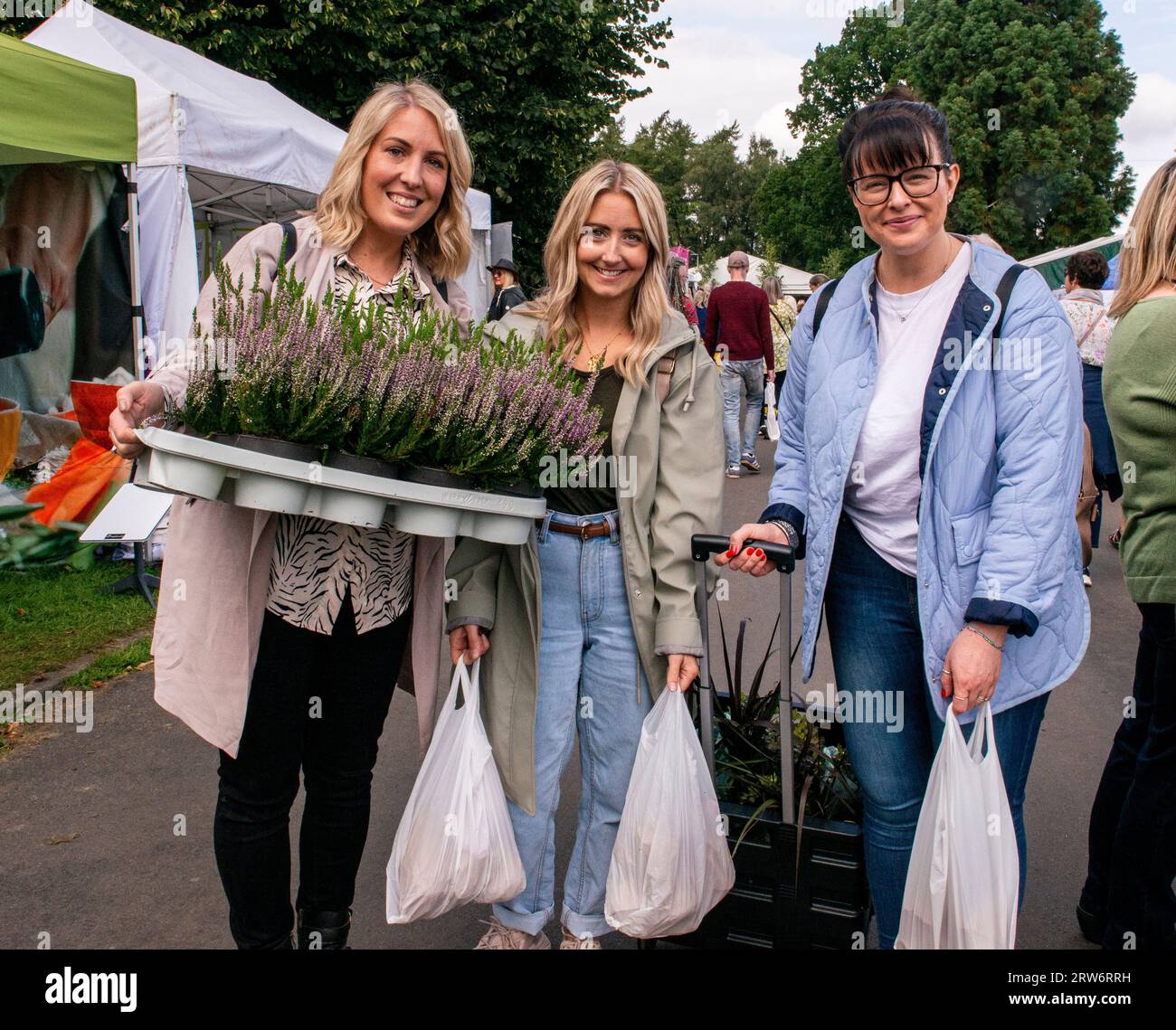 Harrogate, UK. 17th Sep, 2023. Friends Natalie, Katie and Jessica ...