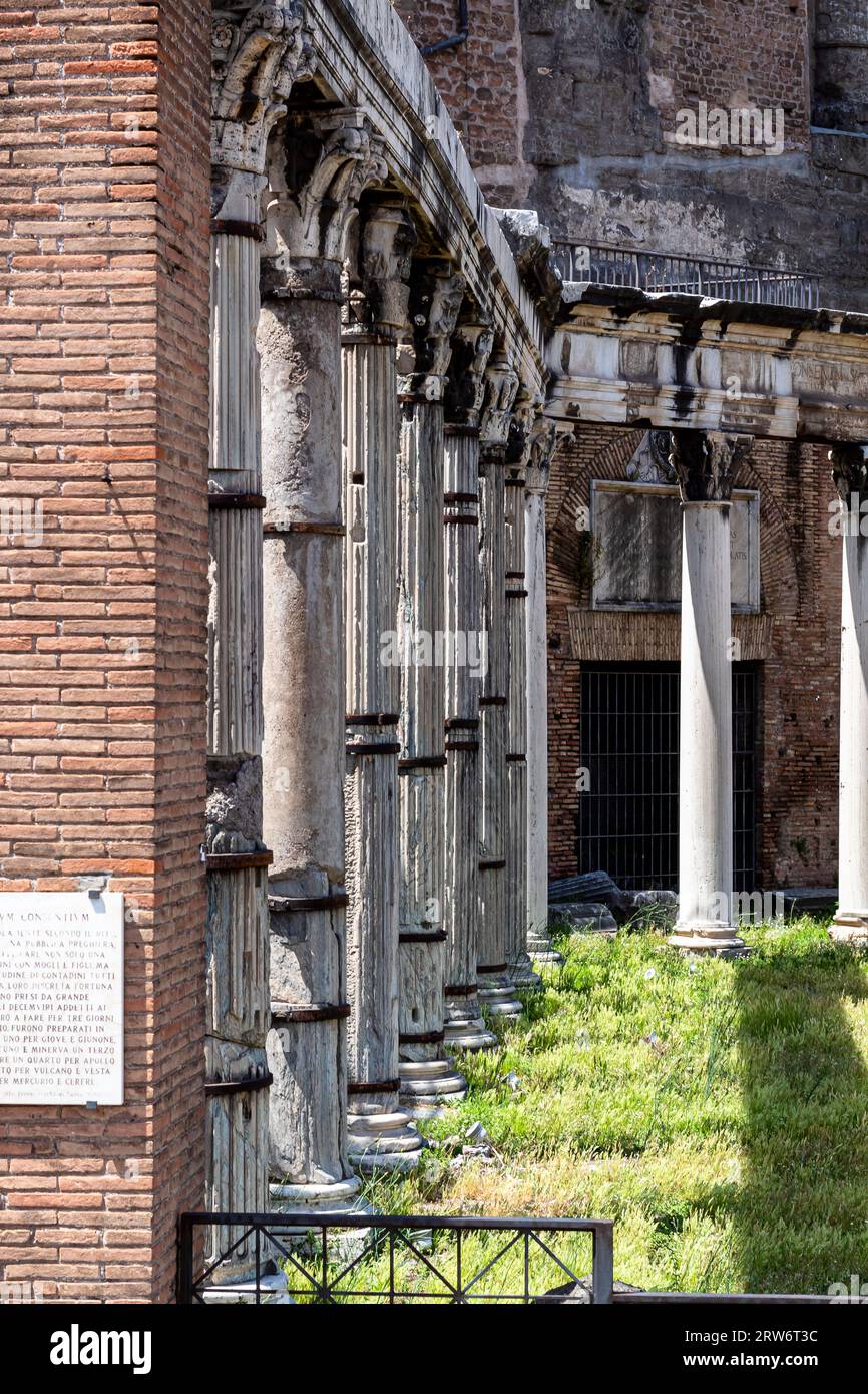 Ruins of ancient marble pillars in Rome Italy Stock Photo - Alamy