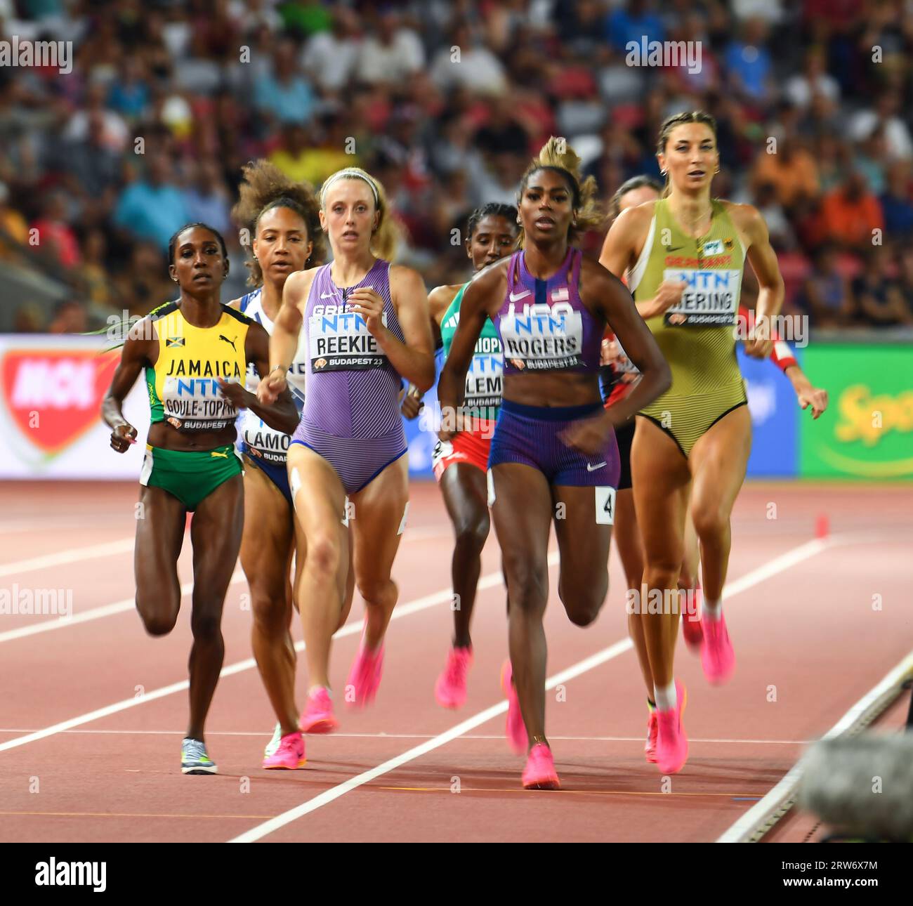 Jemma Reekie of GB & NI competing in the women’s 800m heat 2 on day ...