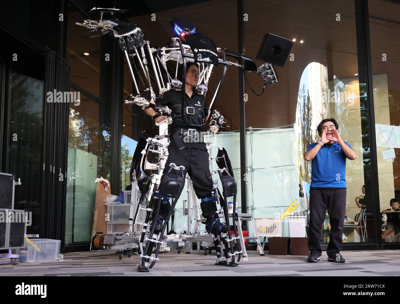 Tokyo, Japan. 17th Sep, 2023. A man demonstrates a 3-meter tall ...