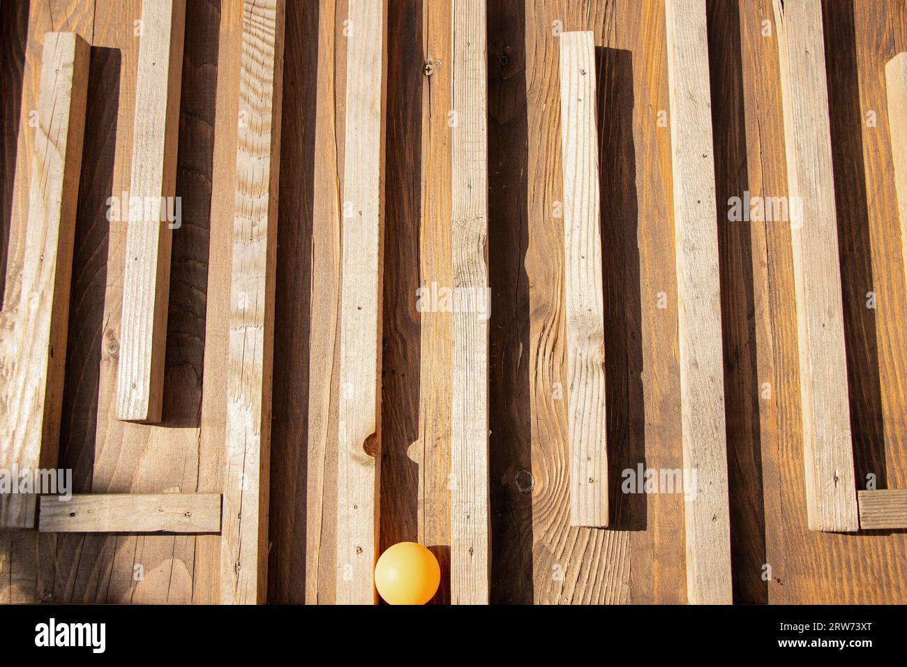 Ball in a wooden maze and find a way out, how to get out, maze game ...