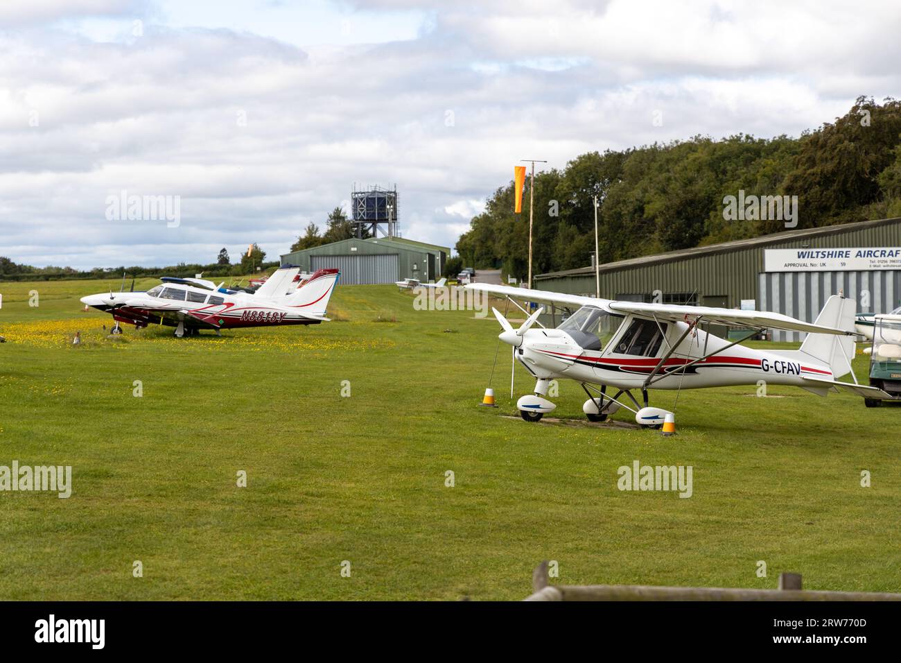 General aviation airfield hi-res stock photography and images - Alamy