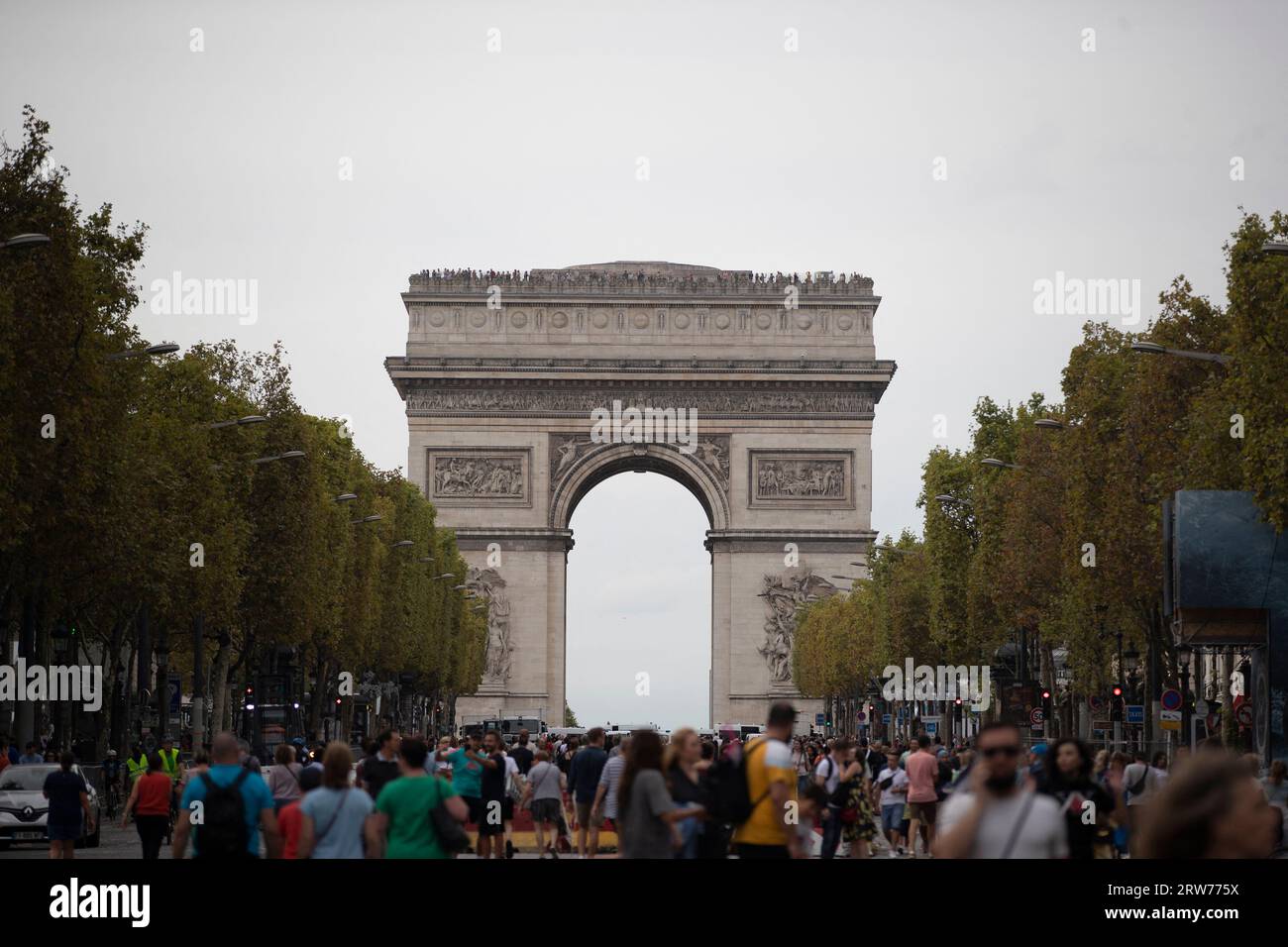 The Champs Elysées avenue during the ninth edition of Paris sans ...