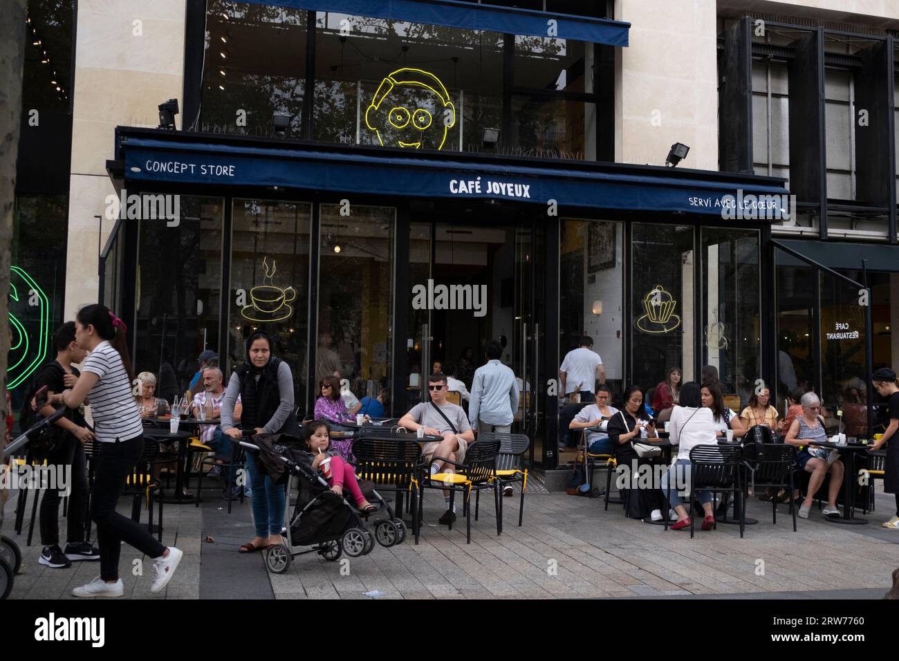 Cafe joyeux hi-res stock photography and images - Alamy
