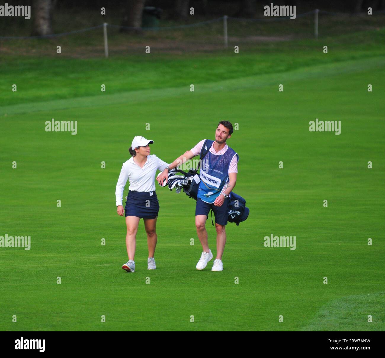Jamie Chadwick motor racing driver playing golf Stock Photo - Alamy