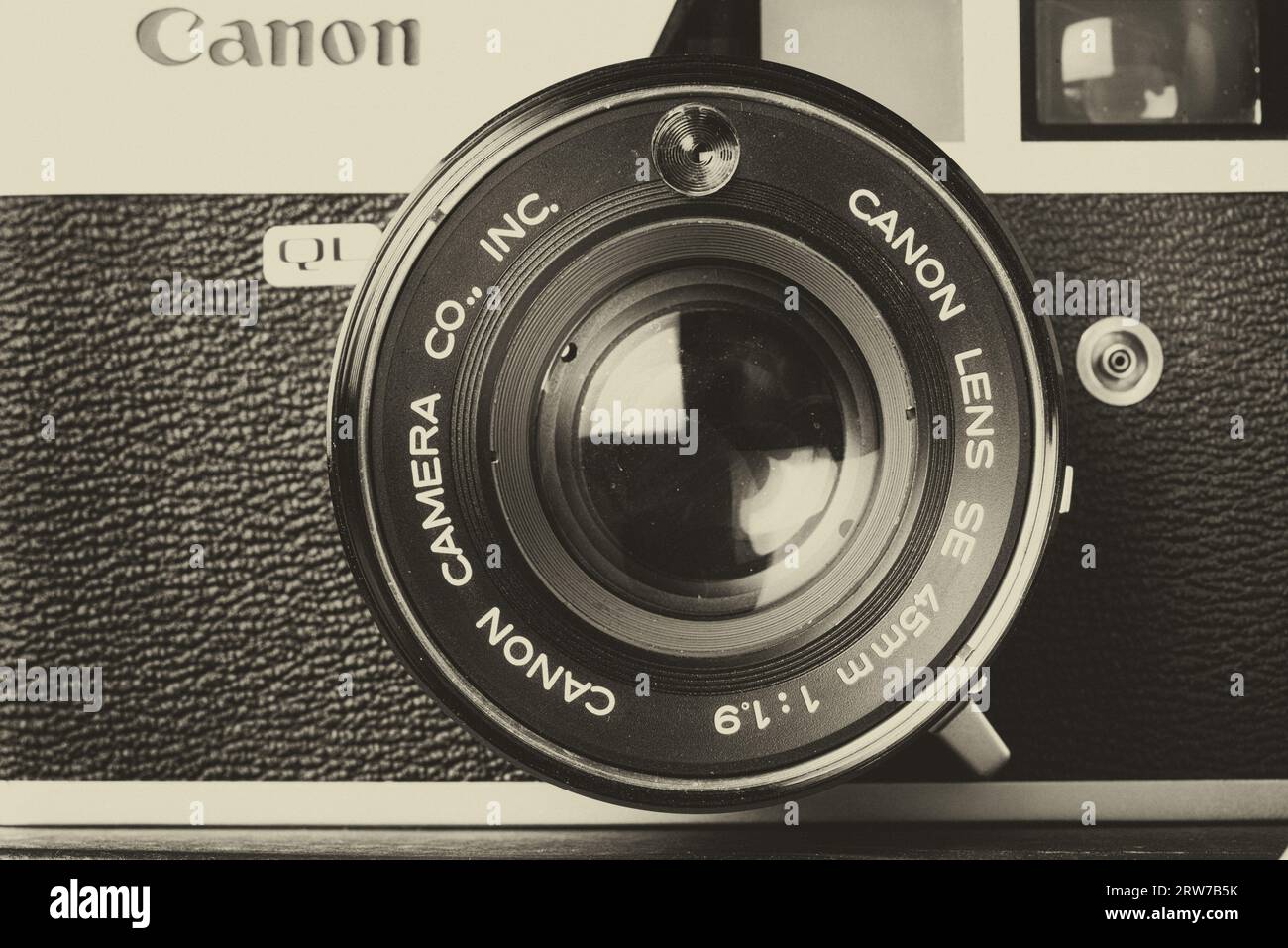 Moscow , RUSSIA - APRIL 13, 2020: Canon QL 19 rangefinder camera (1965 ...