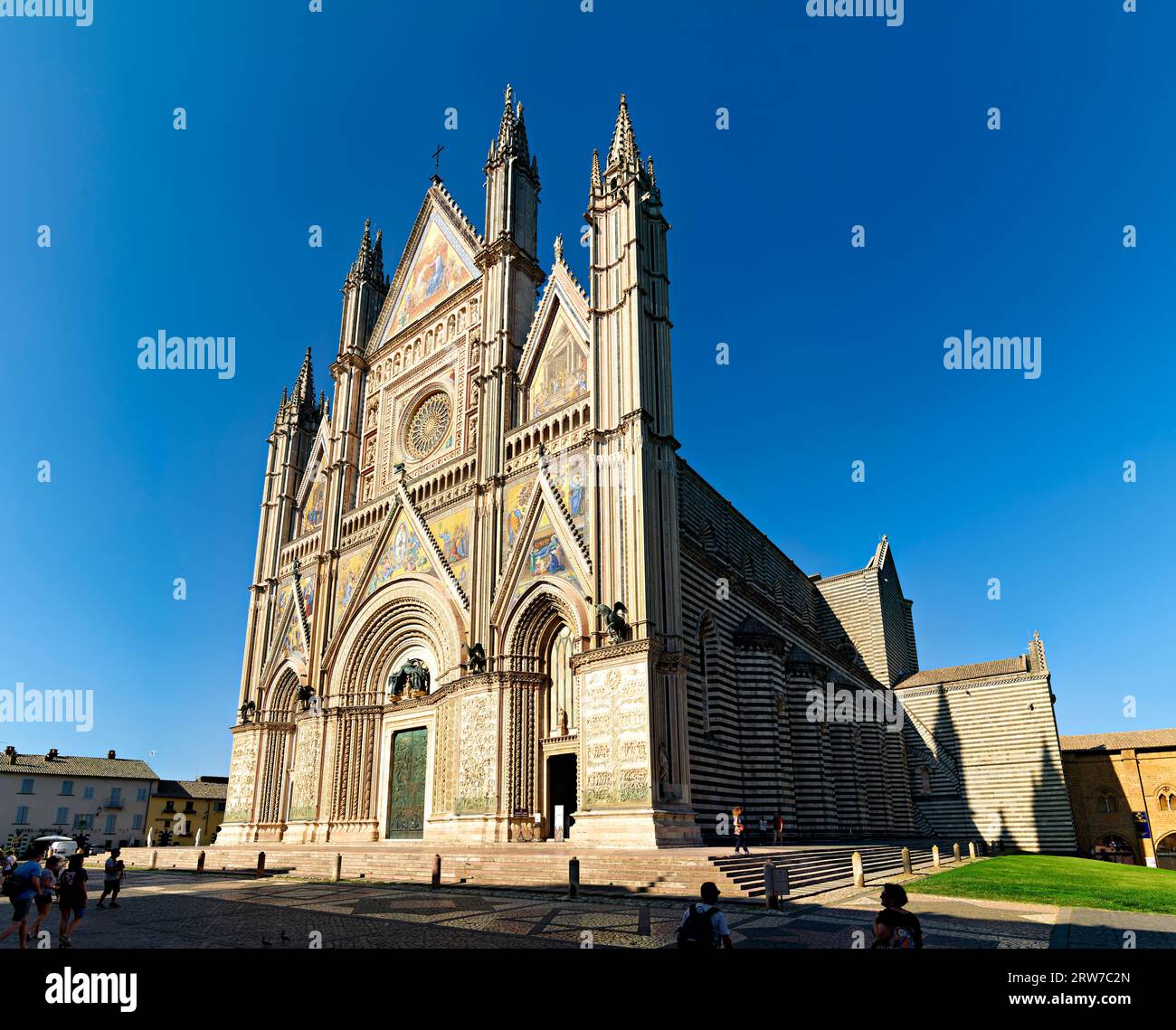 Orvieto medieval duomo cathedral hi-res stock photography and images ...