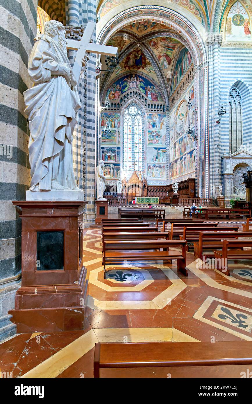 Orvieto Umbria Italy. The interior of the Cathedral Stock Photo - Alamy