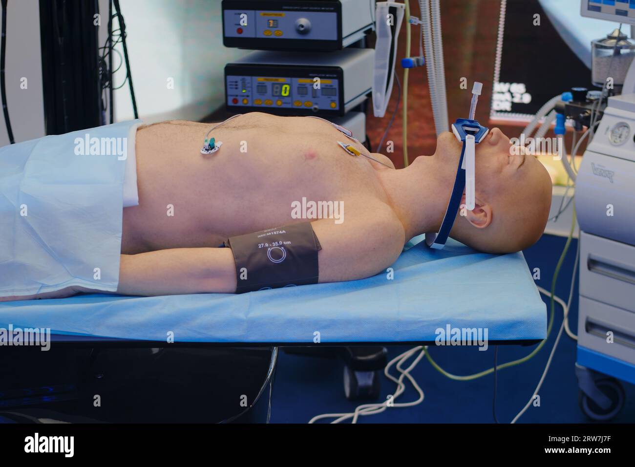 Operating mannequin hi-res stock photography and images - Alamy